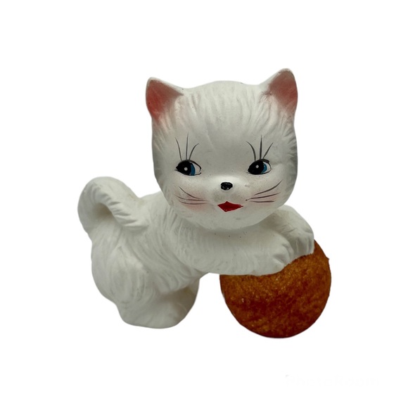 Chadwicks | Accents | 95s Vintage Chadwick White Porcelain Kitten Cat ...
